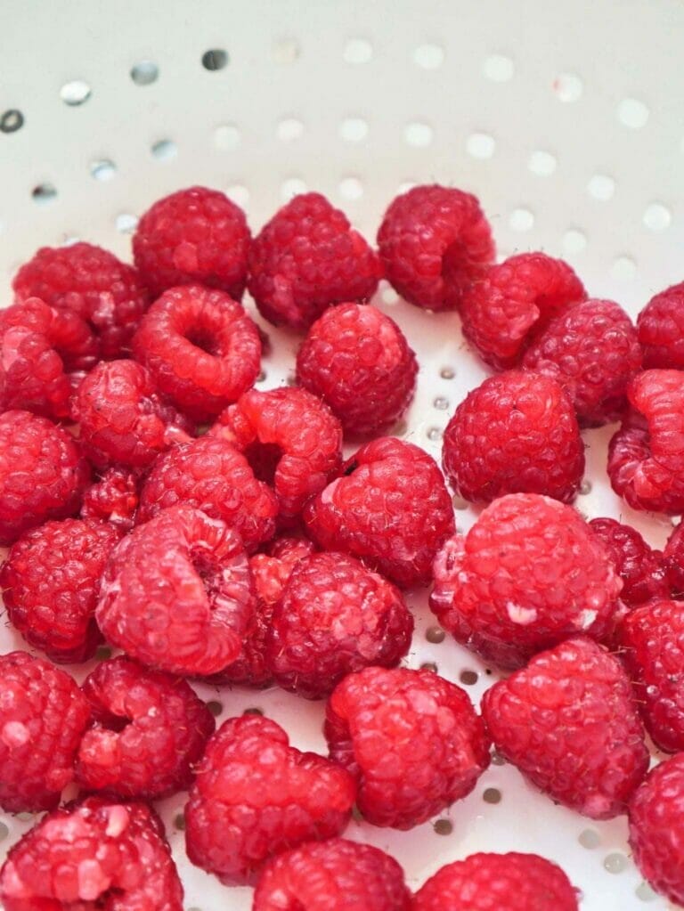 How to Freeze Raspberries (Easy Step-by-Step Tutorial) - No Fuss Kitchen