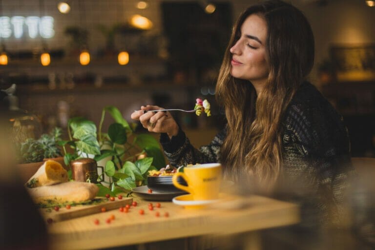 31+ Unique Dinner Quotes and Dinner Instagram Captions - No Fuss Kitchen