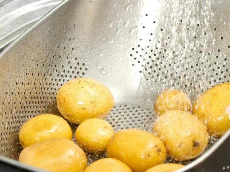 Exactly How to Scrub a Potato (and clean it) - No Fuss Kitchen