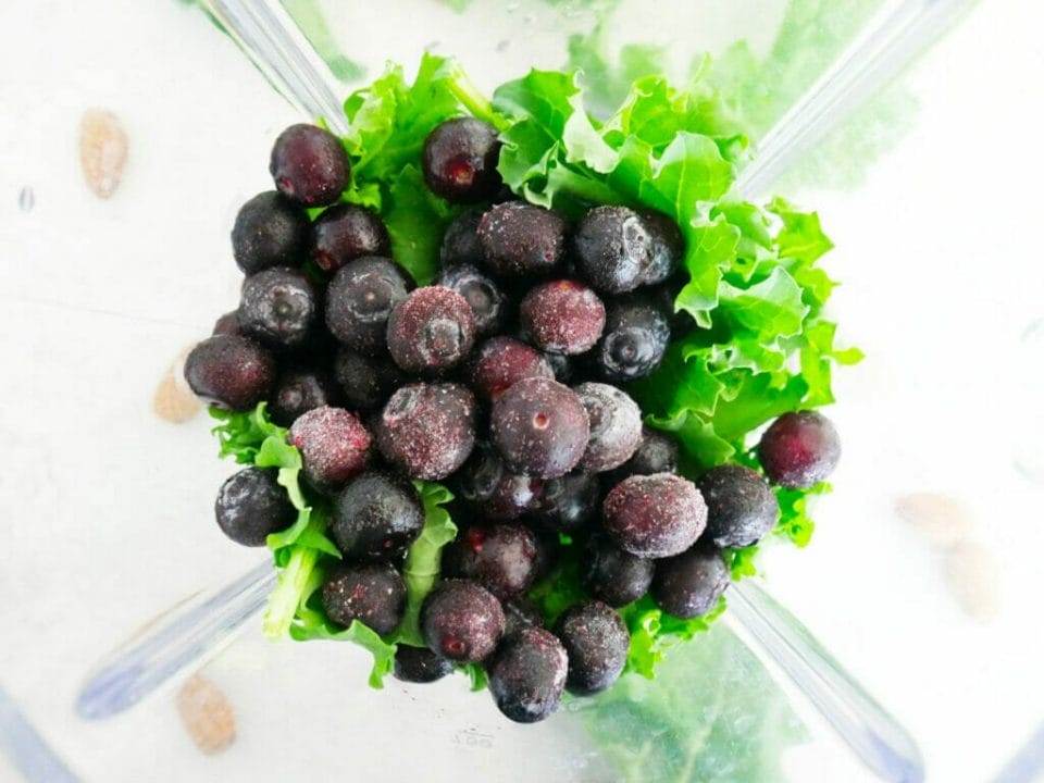 Ultimate blueberry kale smoothie recipe - No Fuss Kitchen
