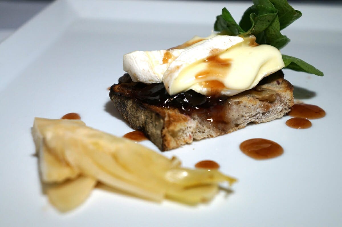 13 Best Substitutes for Brie (surprising!) - No Fuss Kitchen