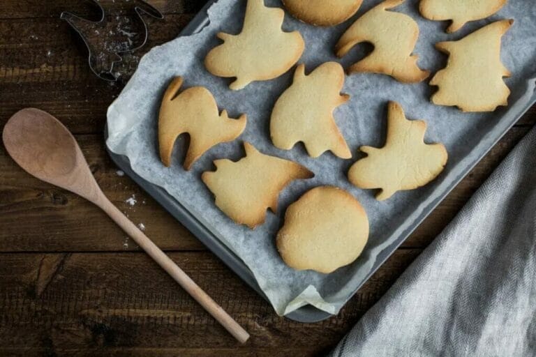 7 Best Cookies for Cookie Cutters: What Cookies Work with Cookie ...