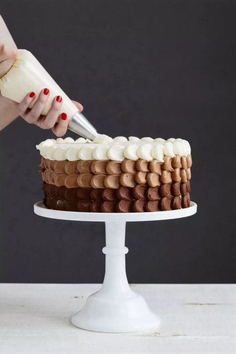 How to Cool a Cake Quickly: the easy way - No Fuss Kitchen