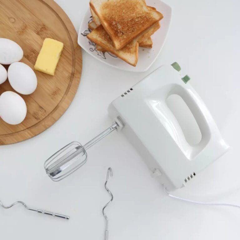 Exactly how to make a milkshake without a blender: 3 easy ways - No ...