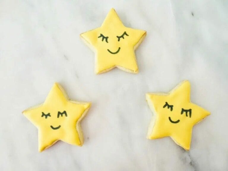 Cute Moon and Star Cookies: Tutorial + Tips - No Fuss Kitchen