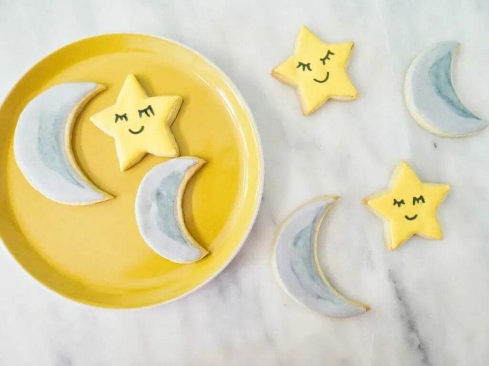 Cute Moon and Star Cookies: Tutorial + Tips - No Fuss Kitchen